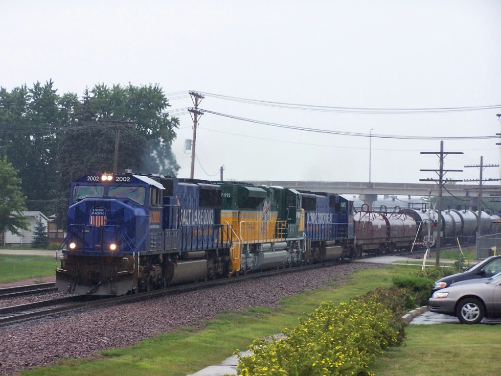UP 2002, UP 1895 and 2001 make for a great lash-up on M-PRCB at Rochelle